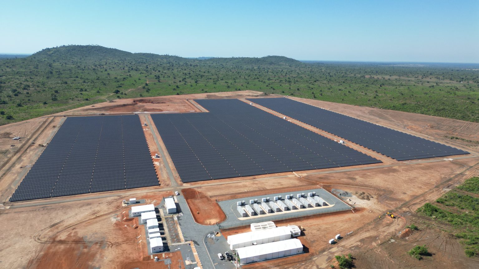 MCA entrega em Angola maior sistema off-grid de energia renovável no ...